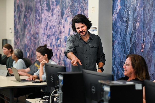 Learn the power of mapping and AI at UTC’s GIS Day workshop | UTC News