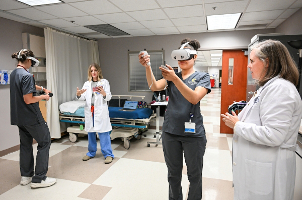 UTC nursing students step into virtual simulation as ABSN program ...